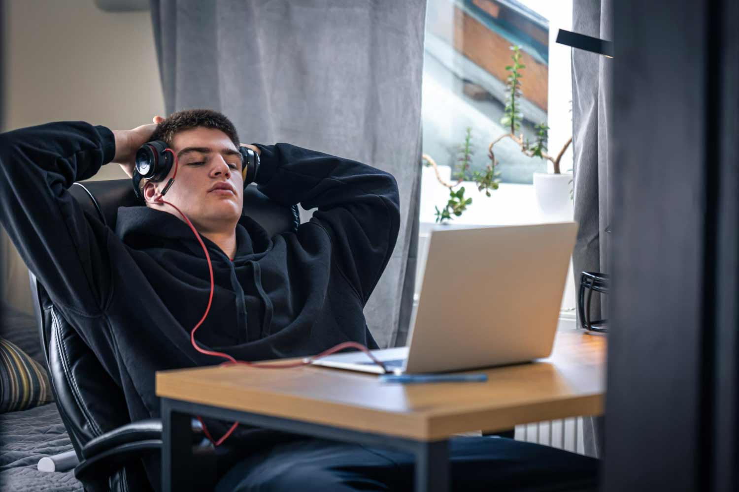 Computer Addicted Teenagers & Their Emotional Health